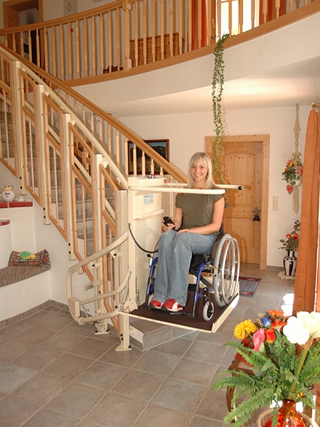 Montascale a pedana: si può installare su scale strette?